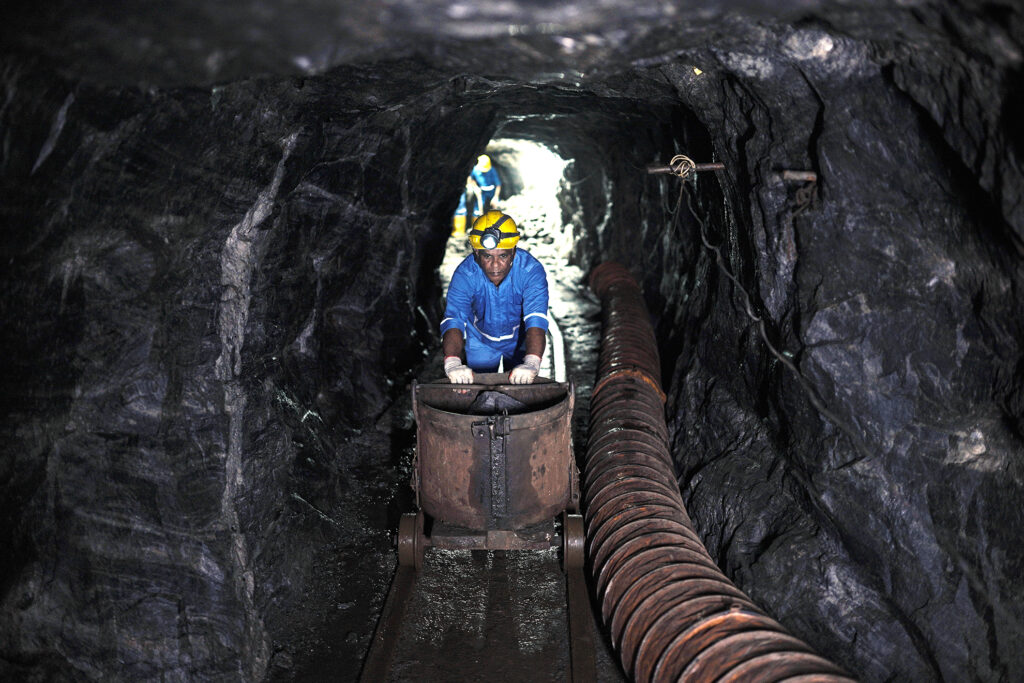 Mining – Ceylon Graphene Technologies